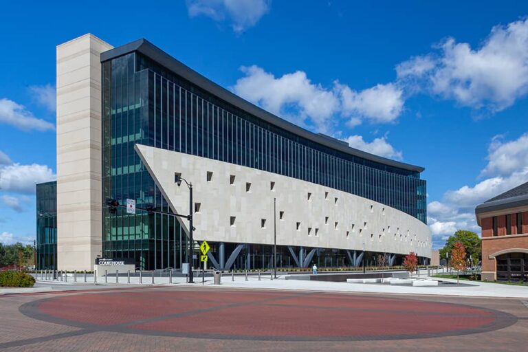 Johnson County Courthouse - Enterprise Precast Concrete, Inc.